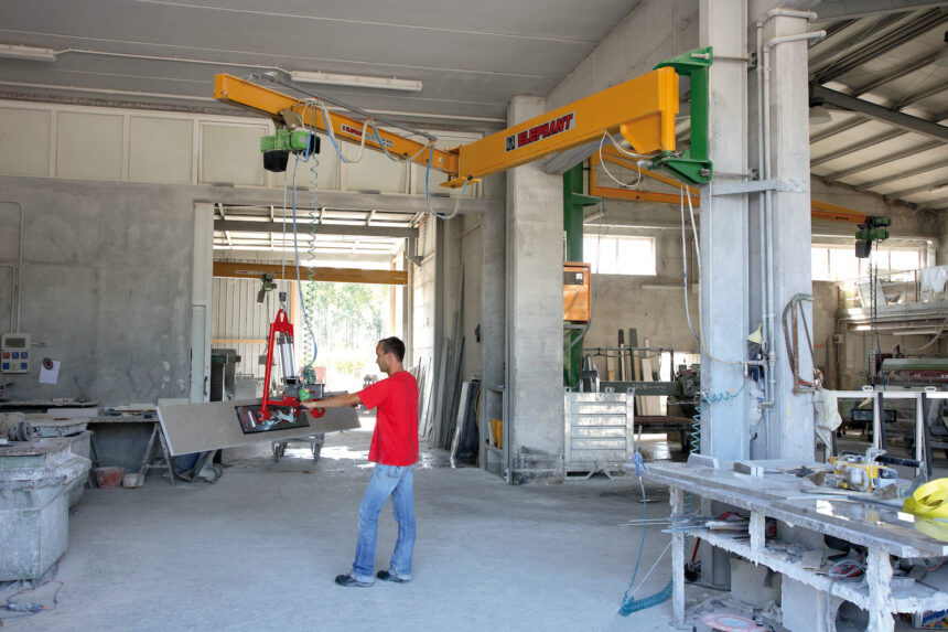 Jib Crane with articulated arm - Dr. Machine